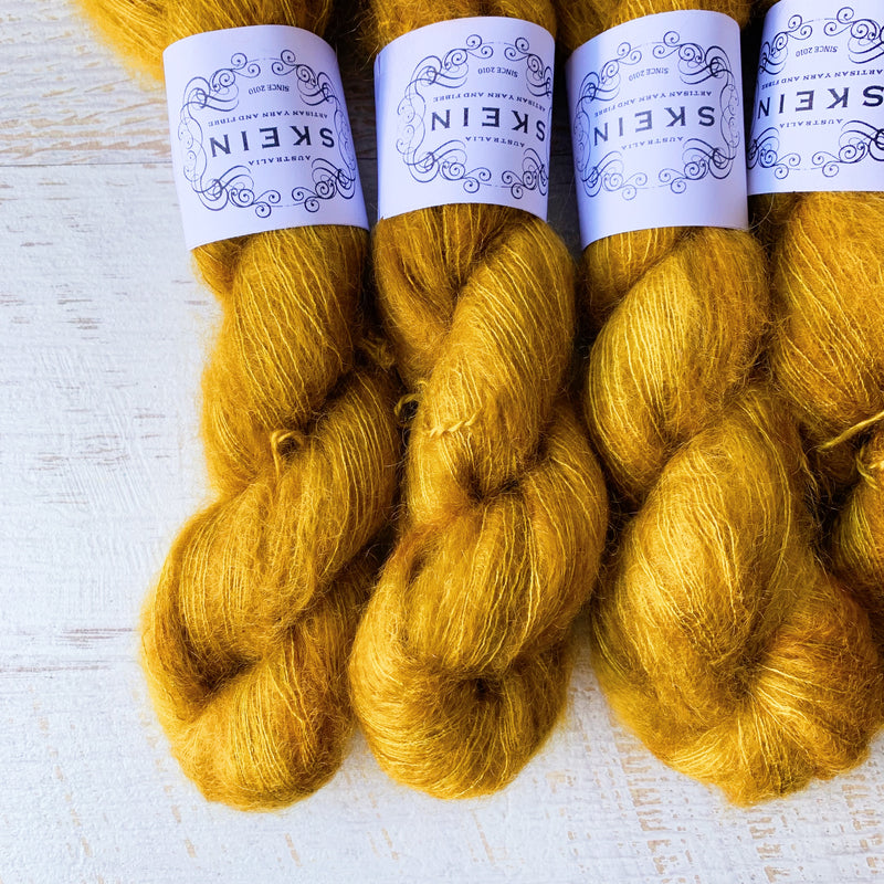 Skein Artisan Hand-Dyed Yarn and Fibre