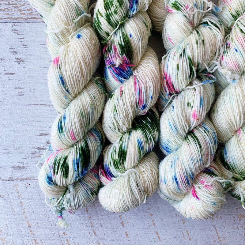 Skein Artisan Hand-Dyed Yarn and Fibre