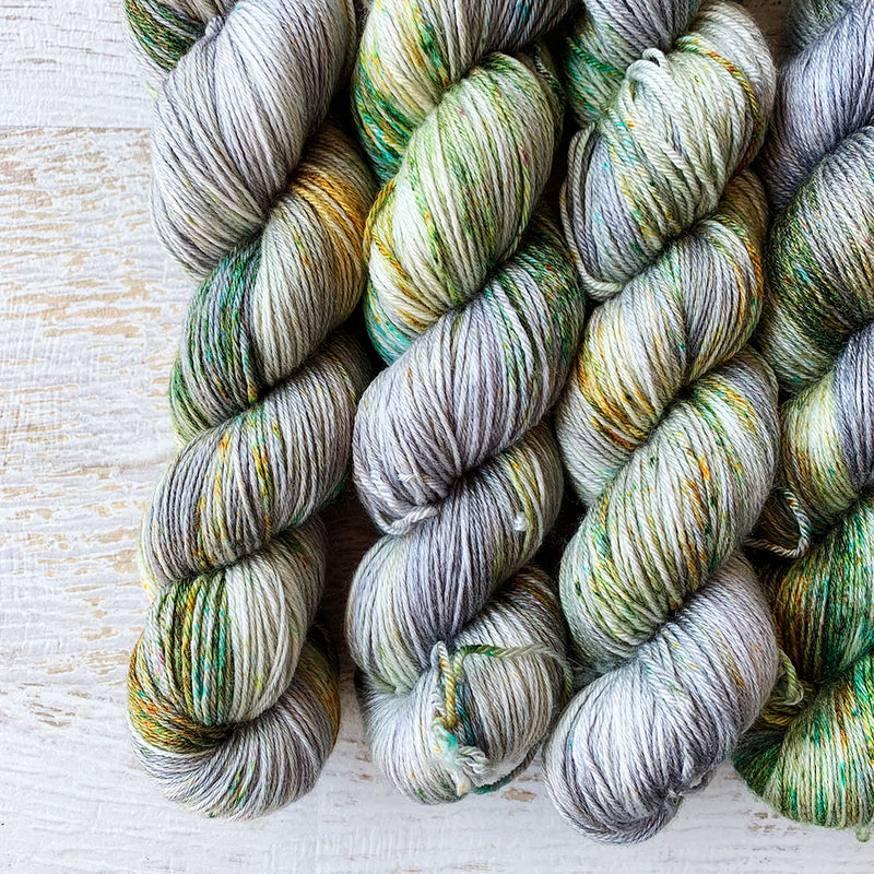 Skein Artisan Hand-Dyed Yarn and Fibre