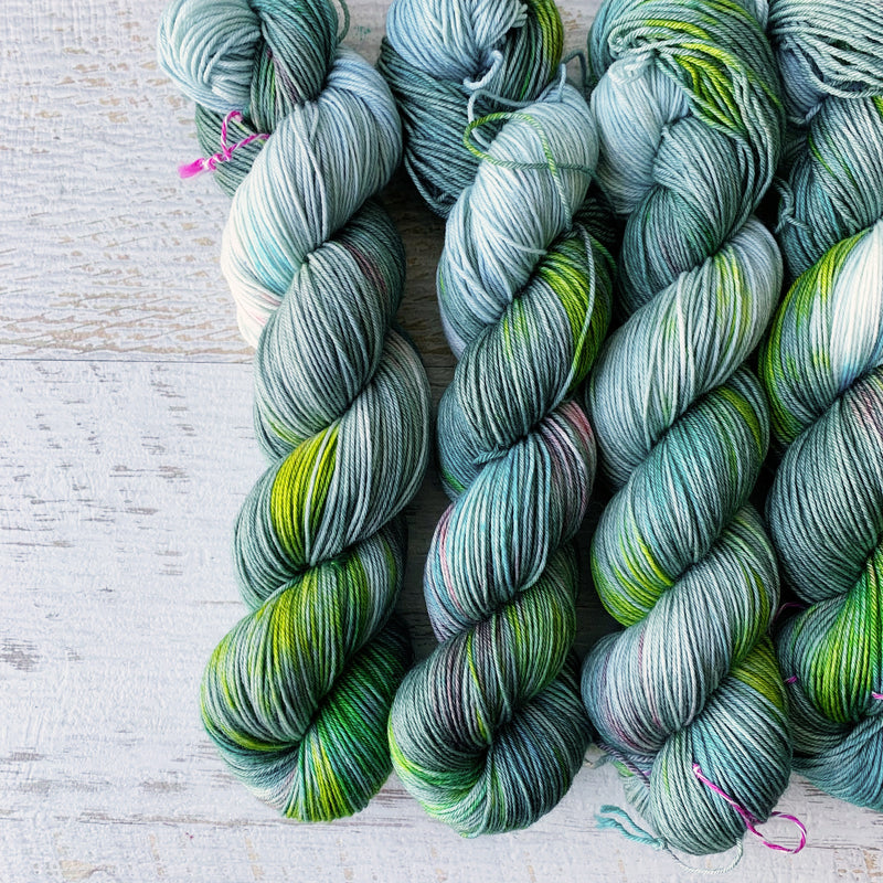 Skein Artisan Hand-Dyed Yarn and Fibre